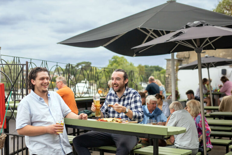 The Pub That Floods - White Cross Richmond